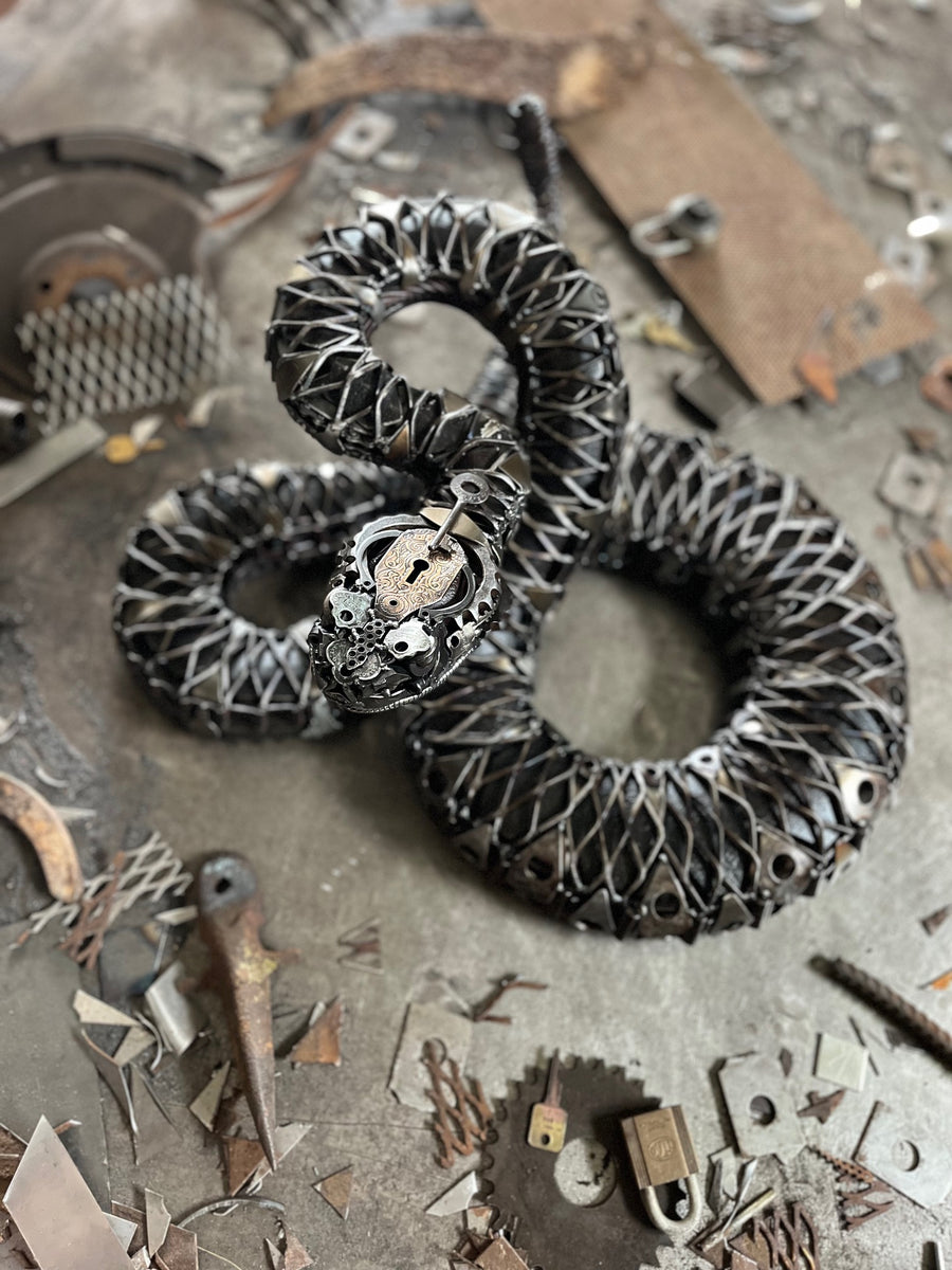Fast Hand- Rattlesnake – Ian Russell Gallery